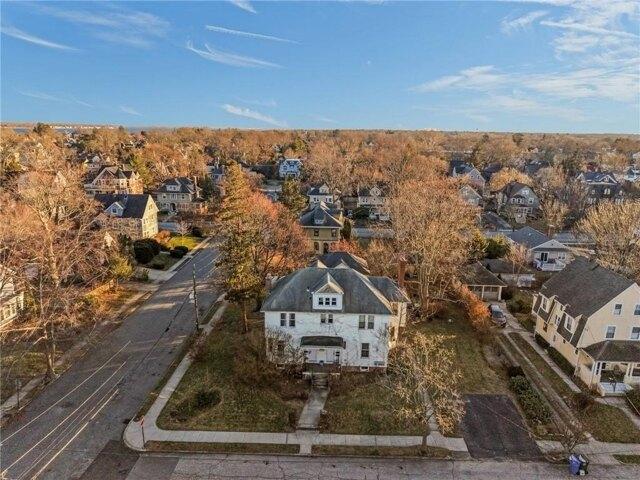 house with 4 bedroom, Cranston RI ES105127354