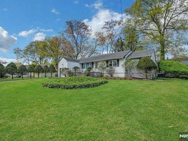 house with 4 bedroom, Cresskill NJ DS101858234
