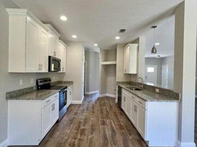 house with 4 bedroom, Crestview FL DLS88247269
