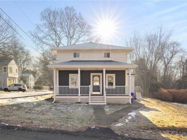 house with 4 bedroom, Cumberland RI DLS101630209