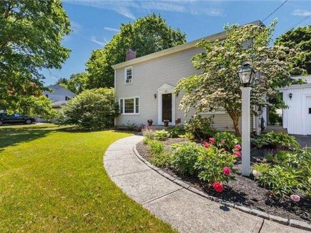 house with 4 bedroom, Cumberland RI DS104443043