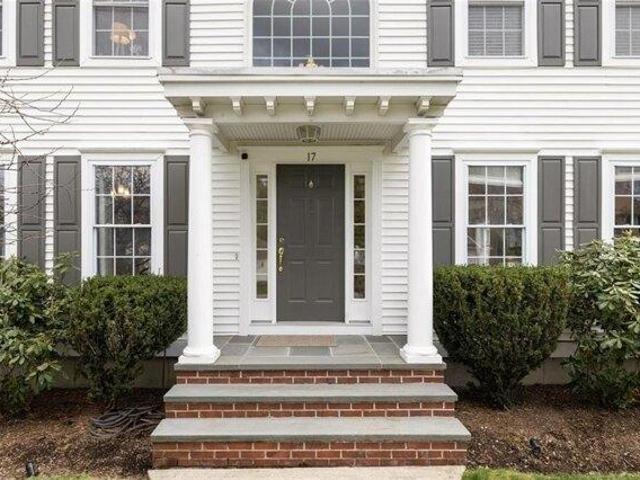 house with 4 bedroom, Cumberland RI DS102028898