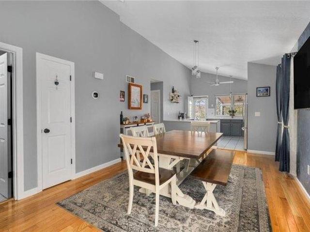 house with 4 bedroom, Cumberland RI DS102257703