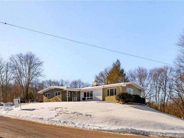 house with 4 bedroom, Cumberland RI DS102279061