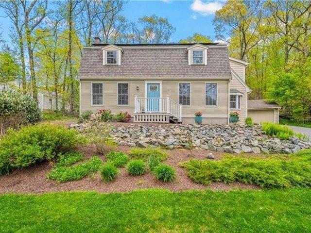 house with 4 bedroom, Cumberland RI DS102776850