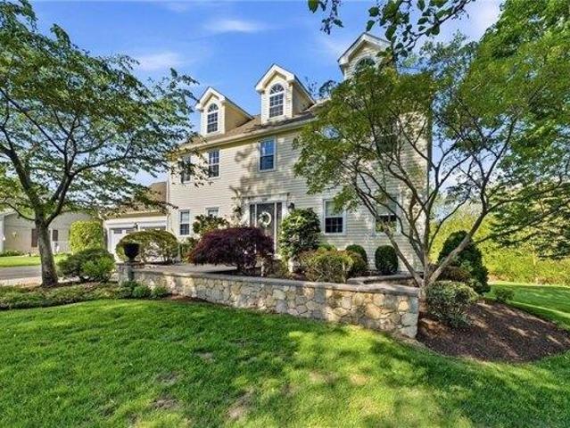 house with 4 bedroom, Cumberland RI DS103019627