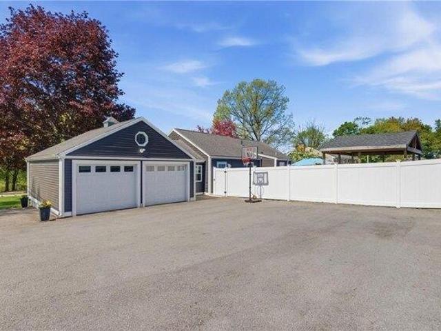 house with 4 bedroom, Cumberland RI DS103888949