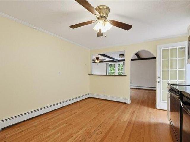 house with 4 bedroom, Cumberland RI ES105123662