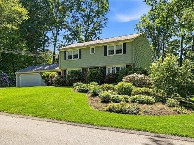 house with 4 bedroom, Cumberland RI ES105144658