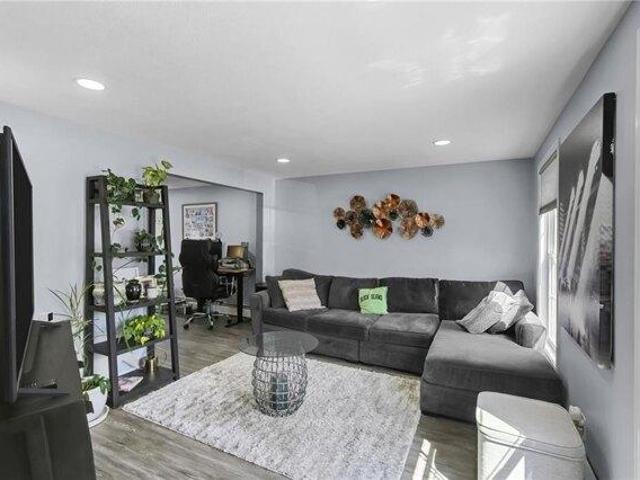 house with 4 bedroom, Cumberland RI ES105203624