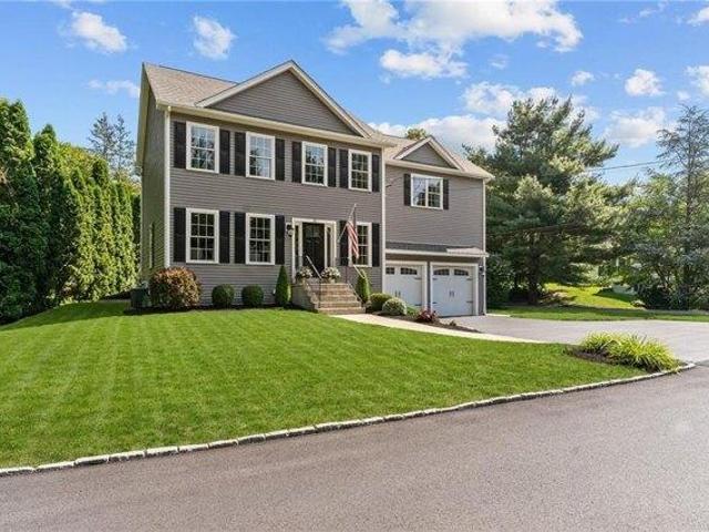 house with 4 bedroom, Cumberland RI ES103101321