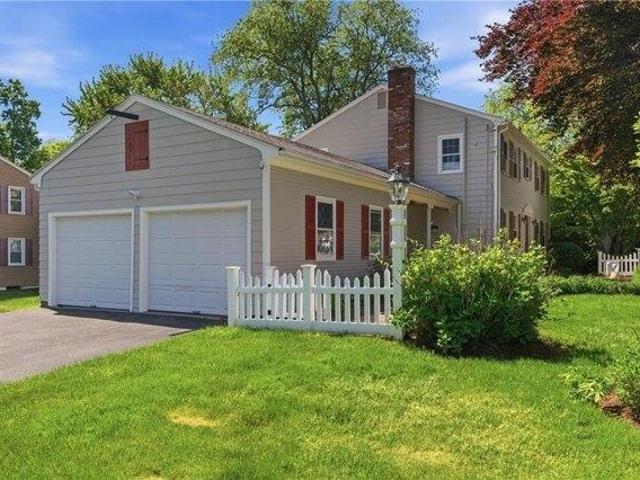 house with 4 bedroom, Cumberland RI ES103494256