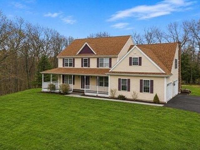 house with 4 bedroom, Cumberland RI ES103494360
