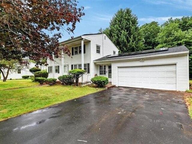 house with 4 bedroom, Cumberland RI ES103666233