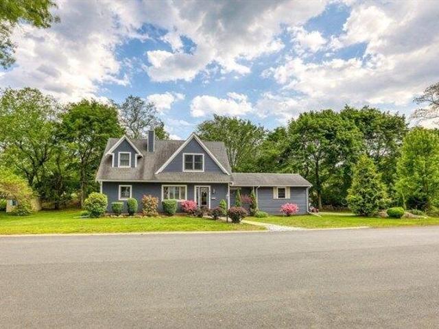 house with 4 bedroom, Danvers MA DLS103074804