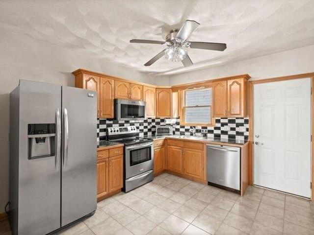 house with 4 bedroom, Danvers MA DS104261700