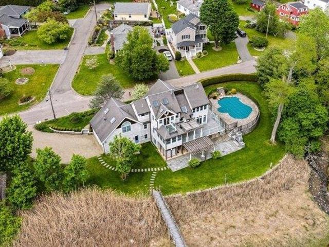 house with 4 bedroom, Danvers MA ES103969383
