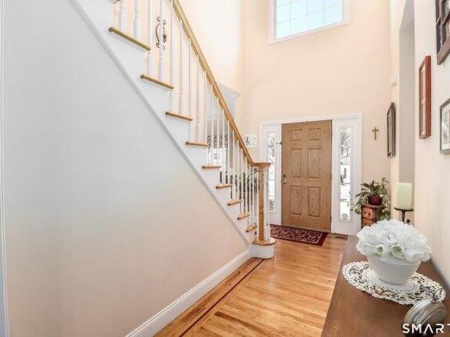 house with 4 bedroom, Danbury CT DLS101601170