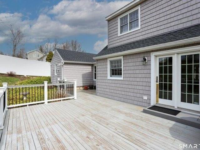 house with 4 bedroom, Danbury CT DLS102281255