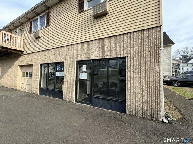 house with 4 bedroom, Danbury CT DLS102281945