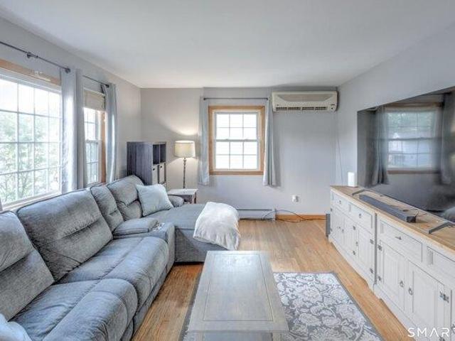 house with 4 bedroom, Danbury CT DS104191332
