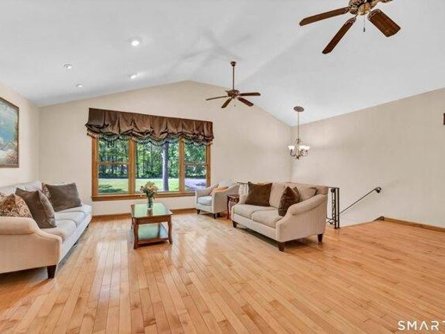 house with 4 bedroom, Danbury CT DS102565851