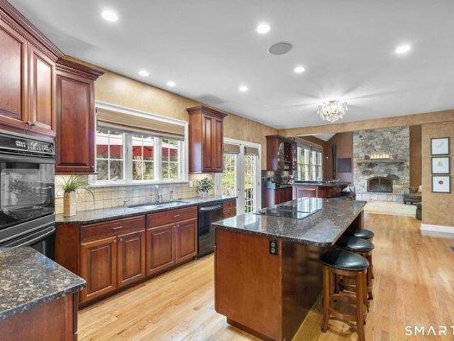 house with 4 bedroom, Danbury CT DS102776288