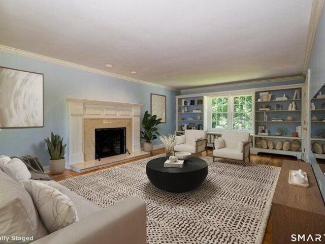 house with 4 bedroom, Danbury CT ES104192277