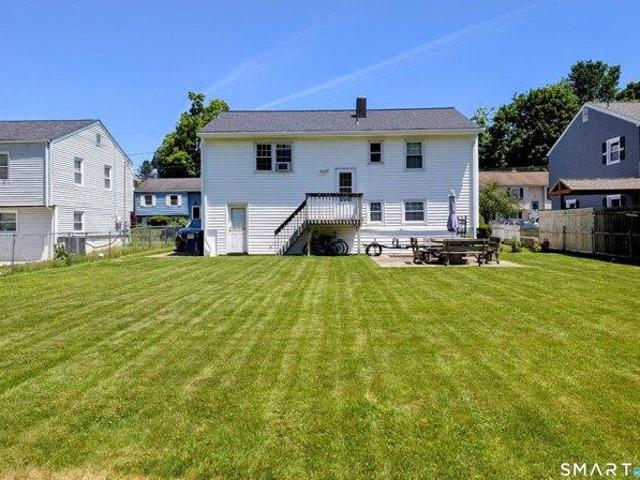 house with 4 bedroom, Danbury CT ES104233329