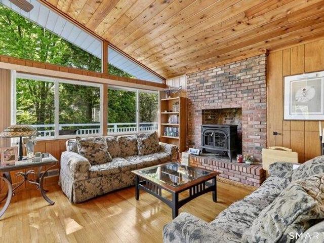 house with 4 bedroom, Danbury CT ES104295551