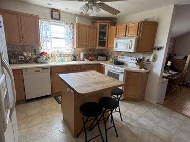 house with 4 bedroom, Danbury CT ES104299900