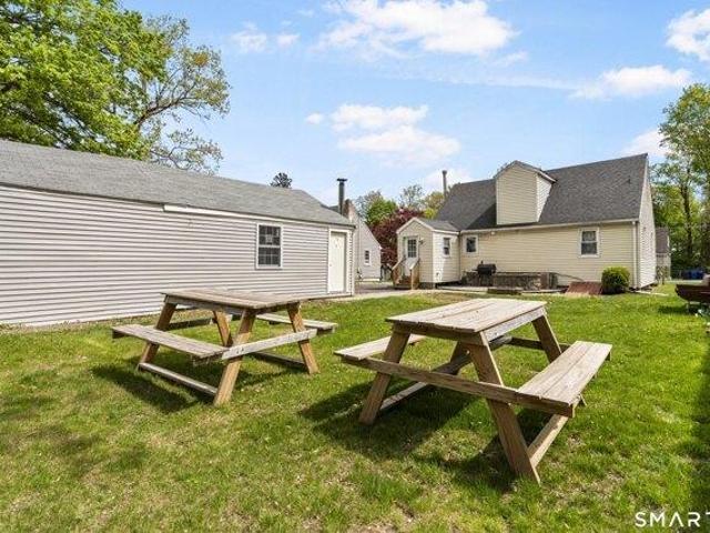 house with 4 bedroom, Danbury CT ES104332663