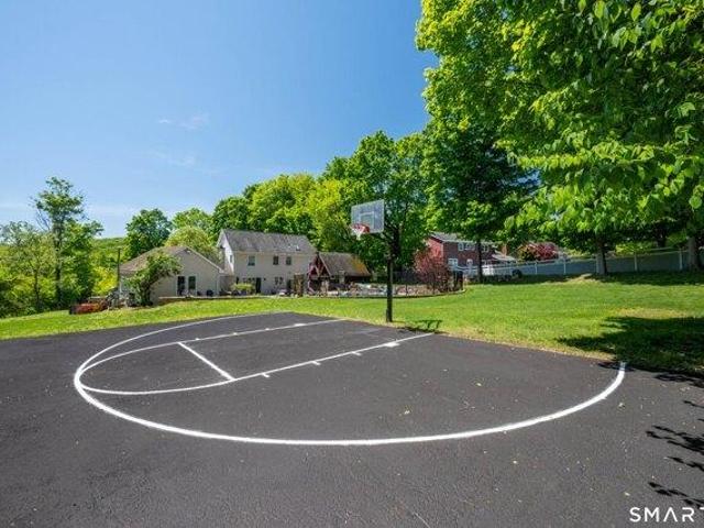 house with 4 bedroom, Danbury CT ES104480210