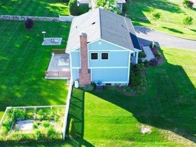 house with 4 bedroom, Danbury CT ES104513429