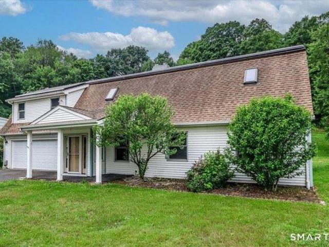house with 4 bedroom, Danbury CT ES104791687