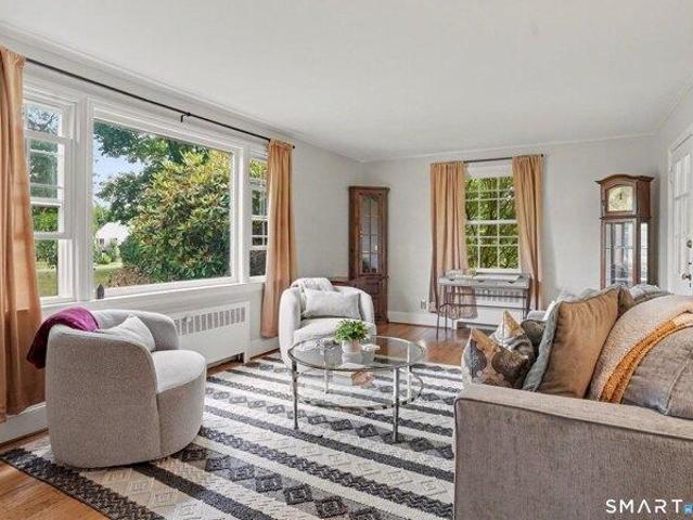 house with 4 bedroom, Danbury CT ES104810515