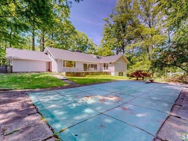 house with 4 bedroom, Danbury CT ES104831536