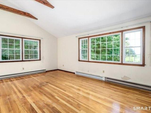 house with 4 bedroom, Danbury CT ES104869605