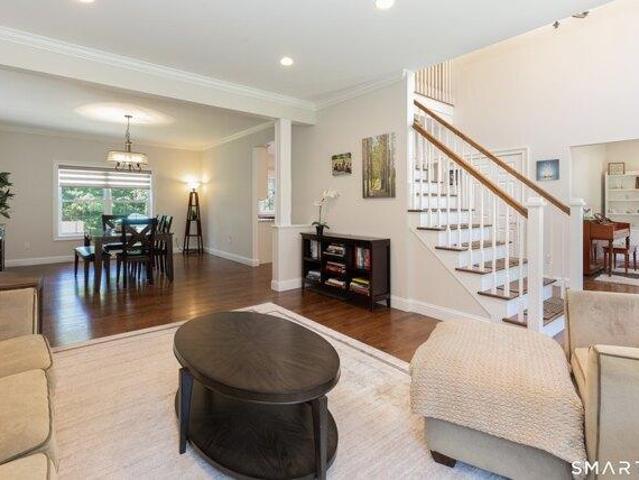 house with 4 bedroom, Danbury CT ES105143632