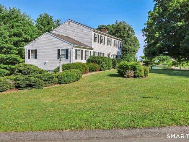 house with 4 bedroom, Danbury CT ES105156421