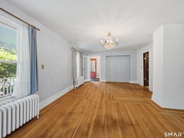 house with 4 bedroom, Danbury CT ES105173773