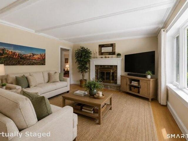 house with 4 bedroom, Danbury CT ES105190870