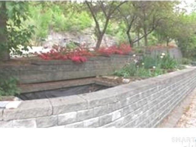 house with 4 bedroom, Danbury CT ES103666493