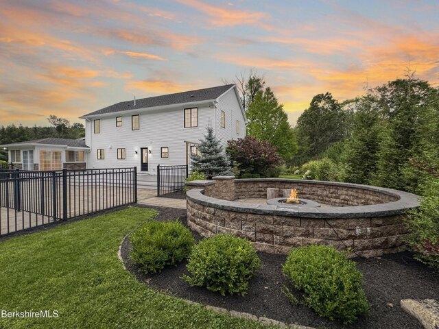house with 4 bedroom, Dalton MA ES105094222