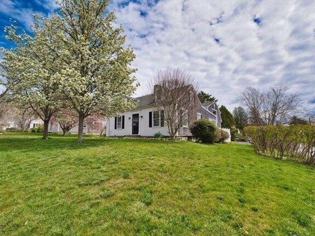 house with 4 bedroom, Dartmouth MA DS102634641