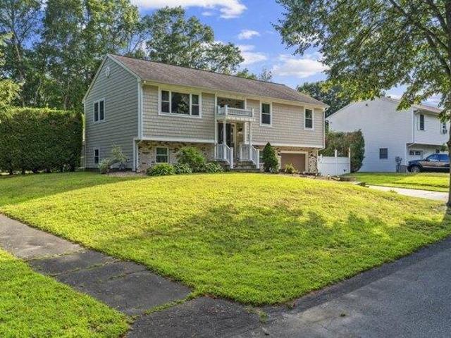 house with 4 bedroom, Dartmouth MA ES105402700