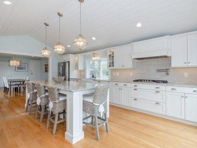 house with 4 bedroom, Dartmouth MA ES105443527