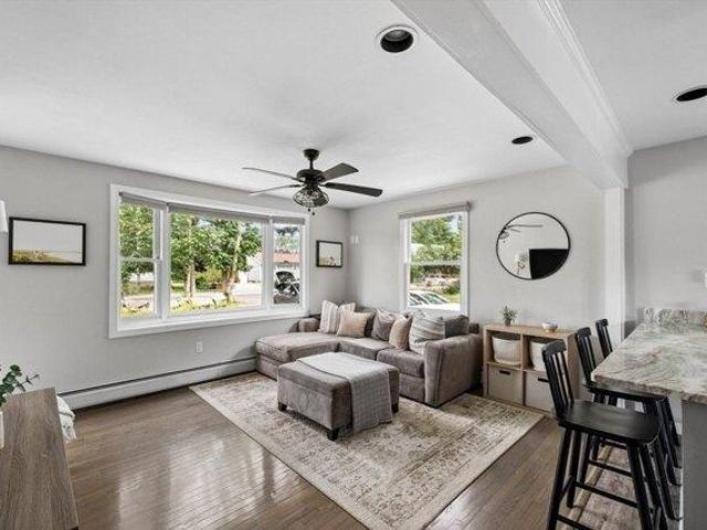 house with 4 bedroom, Dartmouth MA ES105095590