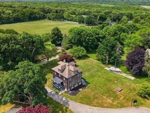house with 4 bedroom, Dartmouth MA ES105115407
