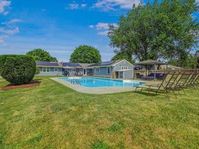 house with 4 bedroom, Dartmouth MA ES105229900